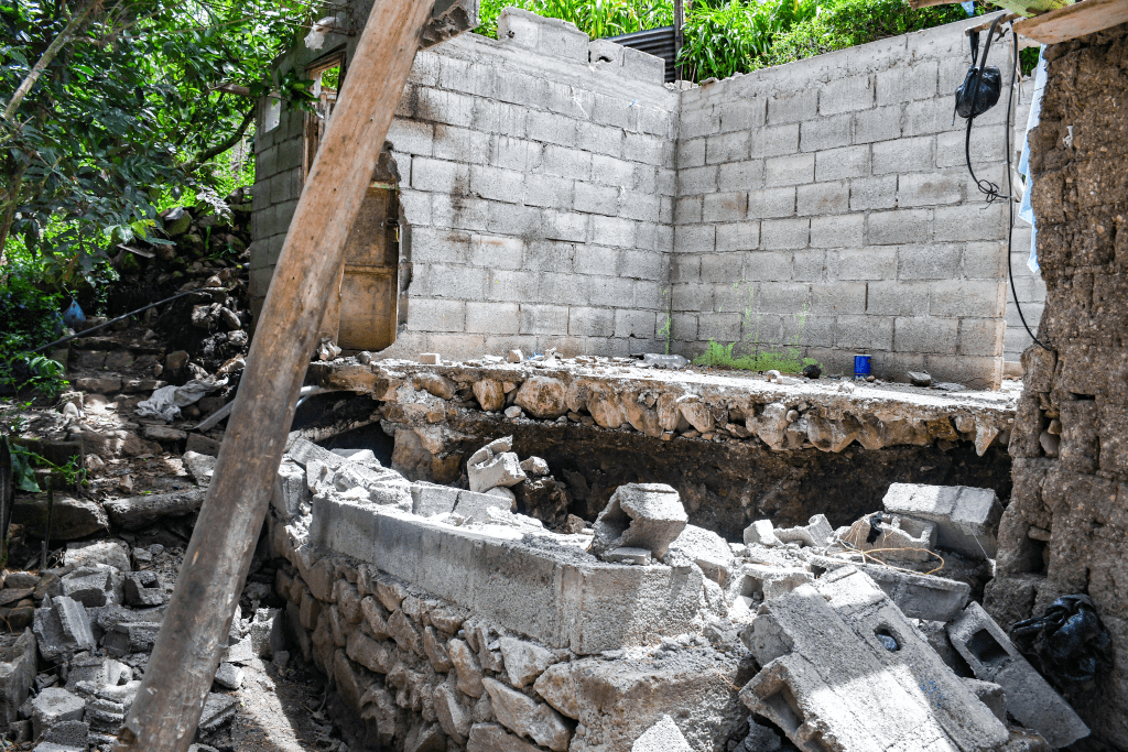 Nueva Casa de Interés Social para Edwin Lazo | Municipio de Paute
